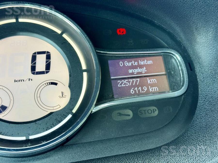Balts Renault Megane 2016 Rīga, ar dzinēja tilpumu 1.60 L un nobraukumu 0 tūkst. km par 5990 €, foto 18 vietnē AUTOMOTO.COM.LV