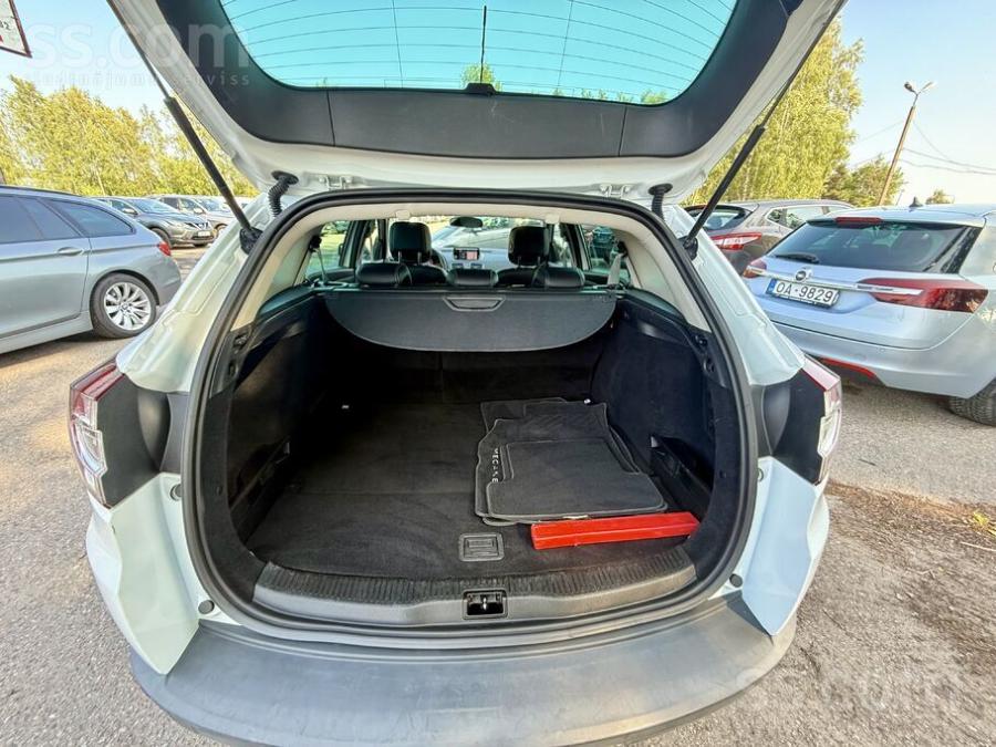 Balts Renault Megane 2016 Rīga, ar dzinēja tilpumu 1.60 L un nobraukumu 0 tūkst. km par 5990 €, foto 26 vietnē AUTOMOTO.COM.LV