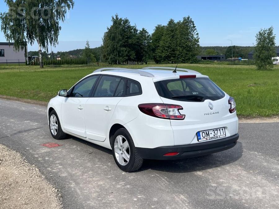 White Renault Megane 2016 in Riga, with an engine capacity of 1.50 L and mileage of 241 thousand km for 5700 €, photo 6 on AUTOMOTO.COM.LV