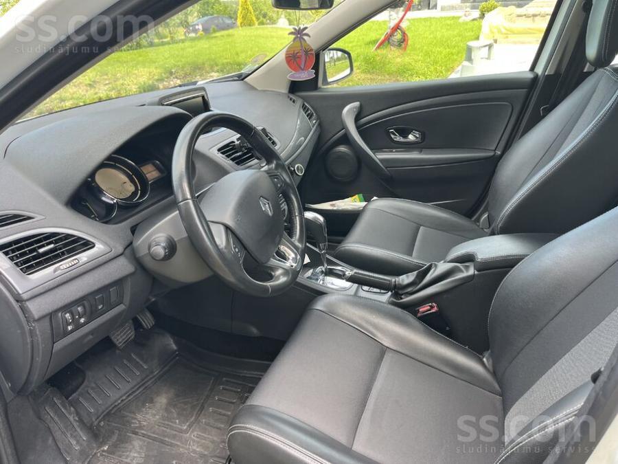 White Renault Megane 2016 in Riga, with an engine capacity of 1.50 L and mileage of 241 thousand km for 5700 €, photo 10 on AUTOMOTO.COM.LV