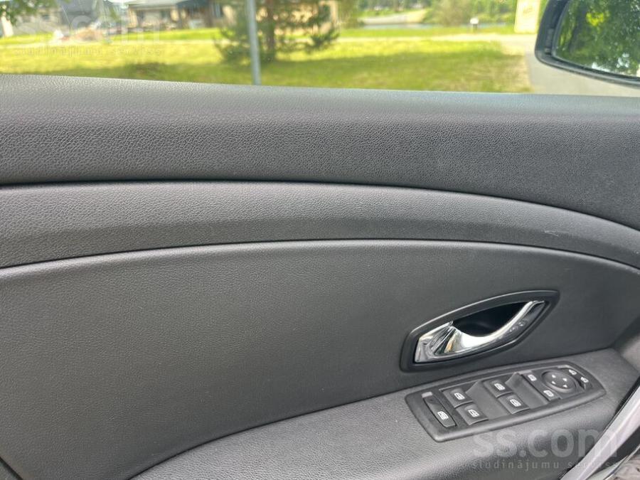 White Renault Megane 2016 in Riga, with an engine capacity of 1.50 L and mileage of 241 thousand km for 5700 €, photo 14 on AUTOMOTO.COM.LV
