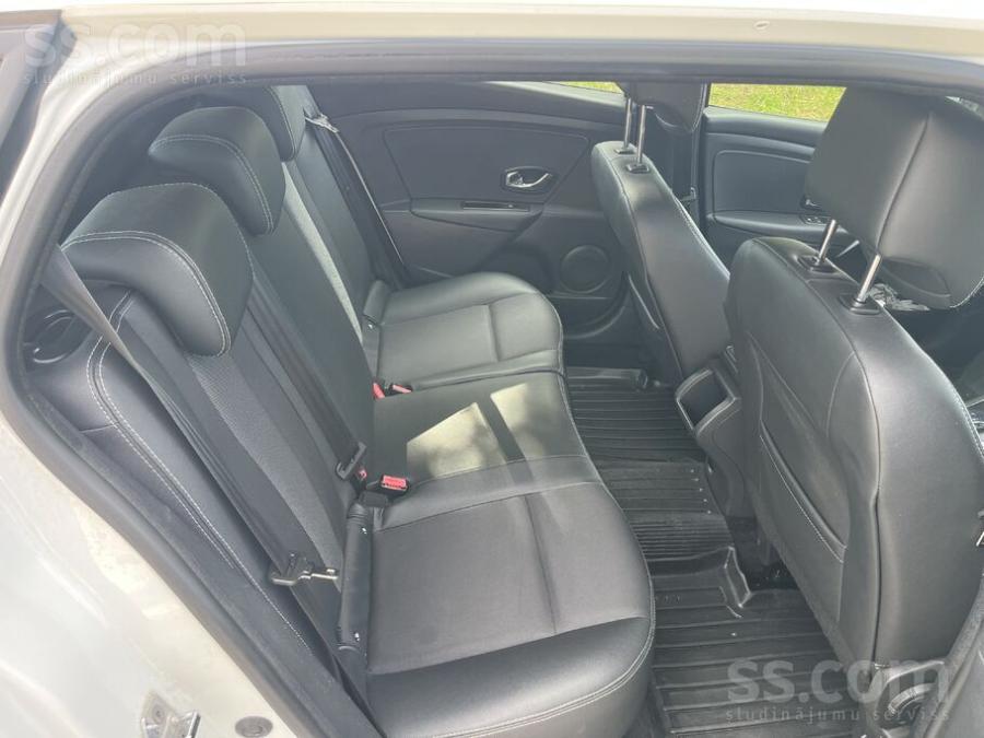 White Renault Megane 2016 in Riga, with an engine capacity of 1.50 L and mileage of 241 thousand km for 5700 €, photo 16 on AUTOMOTO.COM.LV
