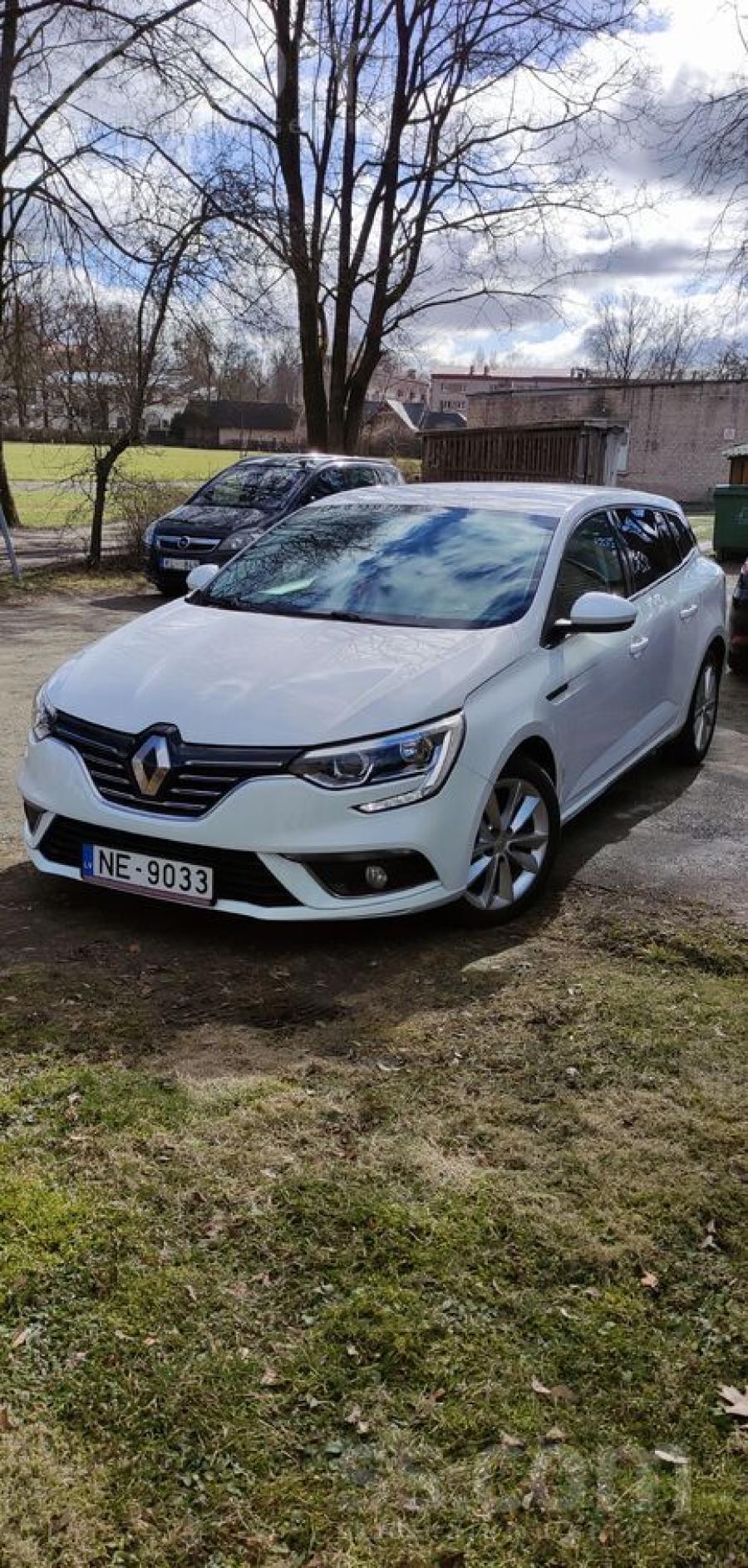 White Renault Megane 2016 in Jekabpils, with an engine capacity of 1.50 L and mileage of 292 thousand km for 5150 €, photo 3 on AUTOMOTO.COM.LV