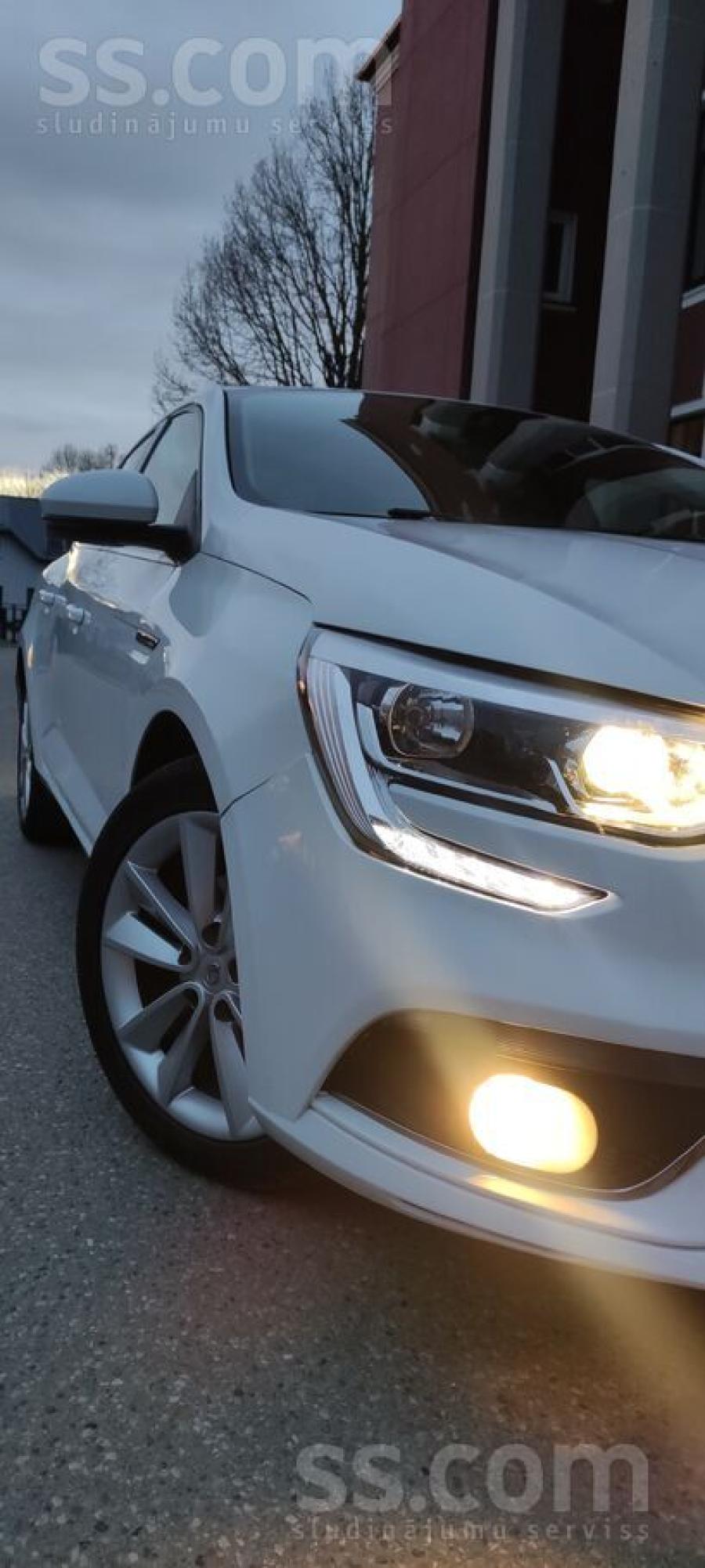 White Renault Megane 2016 in Jekabpils, with an engine capacity of 1.50 L and mileage of 292 thousand km for 5150 €, photo 6 on AUTOMOTO.COM.LV