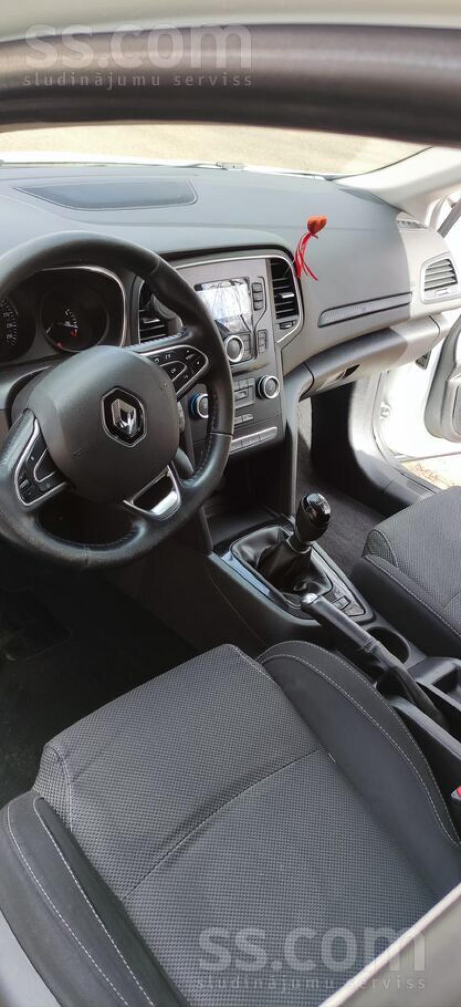 White Renault Megane 2016 in Jekabpils, with an engine capacity of 1.50 L and mileage of 292 thousand km for 5150 €, photo 8 on AUTOMOTO.COM.LV