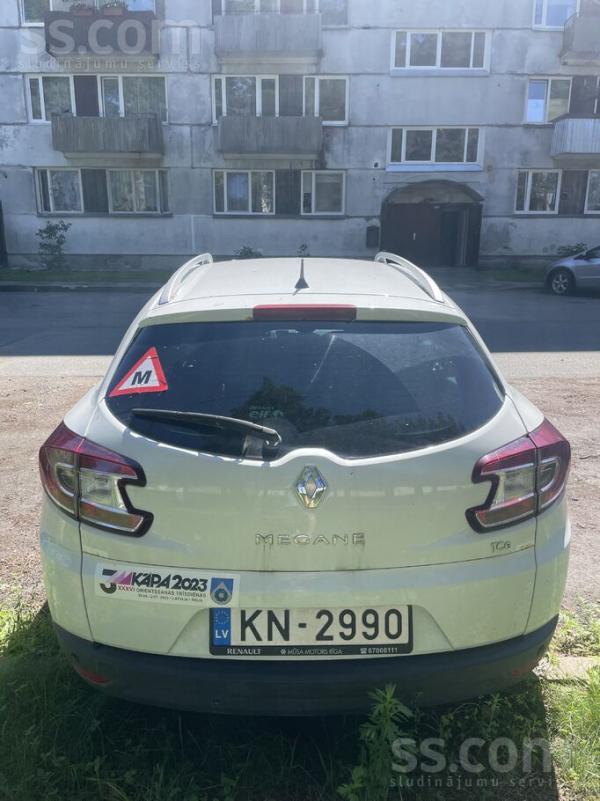 Renault Megane 2016 Rīga vietnē Balts Renault Megane 2016 Rīga, ar dzinēja tilpumu 1.20 L un nobraukumu 174 tūkst. km par 2500 €, foto 5 vietnē AUTOMOTO.COM.LV