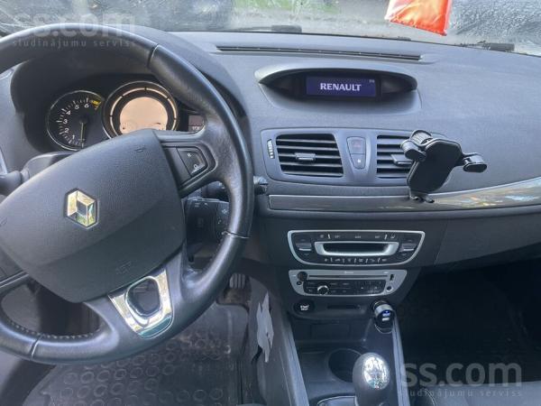 Renault Megane 2016 Rīga vietnē Balts Renault Megane 2016 Rīga, ar dzinēja tilpumu 1.20 L un nobraukumu 174 tūkst. km par 2500 €, foto 8 vietnē AUTOMOTO.COM.LV