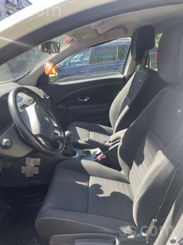 Renault Megane 2016 Rīga vietnē Balts Renault Megane 2016 Rīga, ar dzinēja tilpumu 1.20 L un nobraukumu 174 tūkst. km par 2500 €, foto 10 vietnē AUTOMOTO.COM.LV