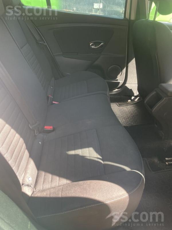 Renault Megane 2016 Rīga vietnē Balts Renault Megane 2016 Rīga, ar dzinēja tilpumu 1.20 L un nobraukumu 174 tūkst. km par 2500 €, foto 11 vietnē AUTOMOTO.COM.LV