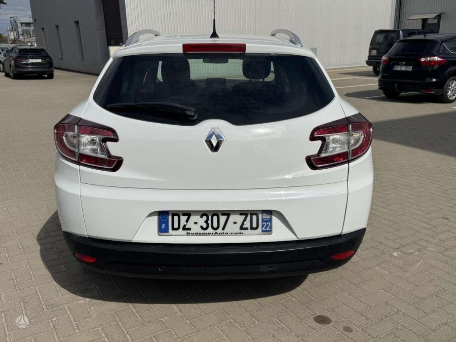 Balts Renault Megane 2016 Tauragė, ar dzinēja tilpumu 1.60 L un nobraukumu 250 tūkst. km par 4650 €, foto 7 vietnē AUTOMOTO.COM.LV