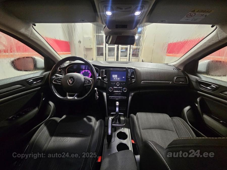 White Renault Megane 2017 in Parnu, with an engine capacity of 1.50 L and mileage of 175 thousand km for 10500 €, photo 3 on AUTOMOTO.COM.LV