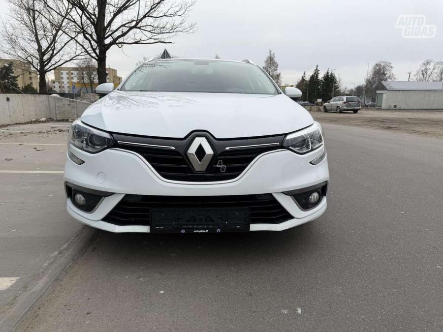 White Renault Megane 2017 in Panevezys, with an engine capacity of 1.50 L and mileage of 232 thousand km for 5850 €, photo 4 on AUTOMOTO.COM.LV