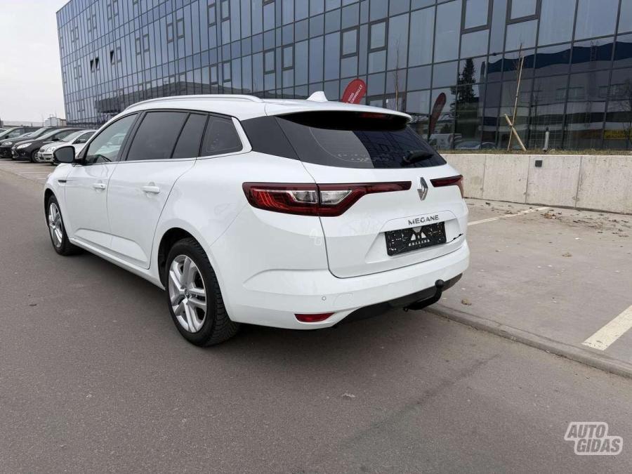 White Renault Megane 2017 in Panevezys, with an engine capacity of 1.50 L and mileage of 232 thousand km for 5850 €, photo 7 on AUTOMOTO.COM.LV
