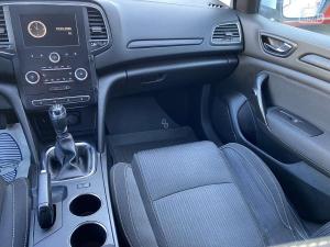 White Renault Megane 2017 in Panevezys, with an engine capacity of 1.50 L and mileage of 232 thousand km for 5850 €, photo 18 on AUTOMOTO.COM.LV