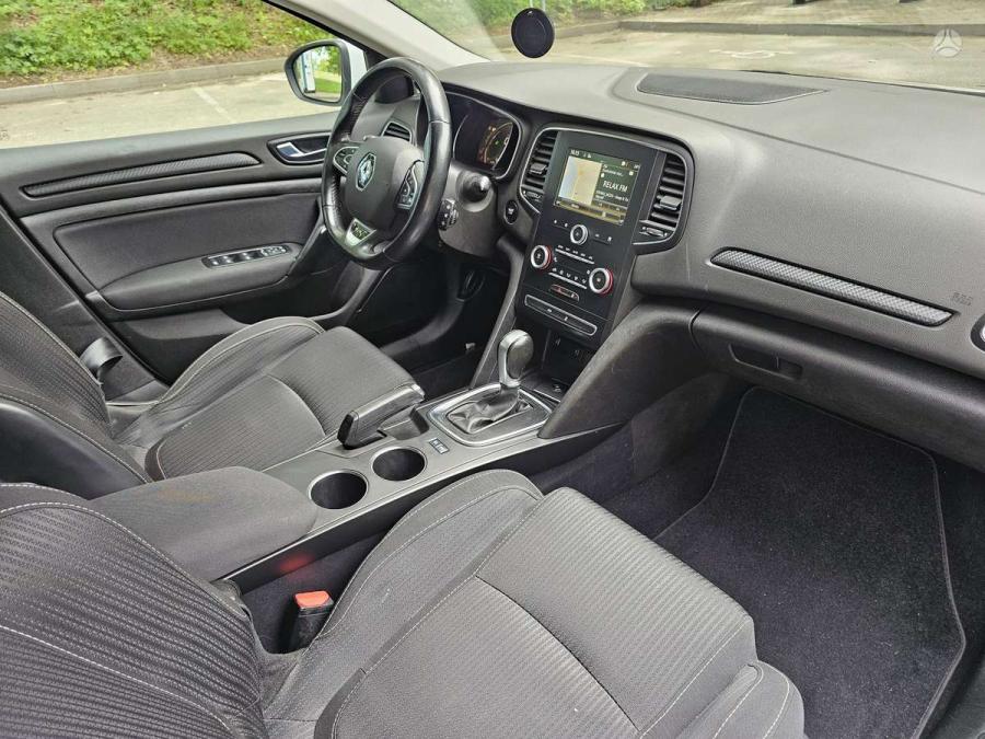 Balts Renault Megane 2017 Tauragė, ar dzinēja tilpumu 1.50 L un nobraukumu 267 tūkst. km par 5900 €, foto 18 vietnē AUTOMOTO.COM.LV