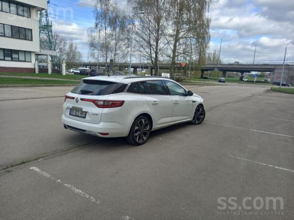 White Renault Megane 2017 in Riga, with an engine capacity of 1.60 L and mileage of 0 thousand km for 8600 €, photo 2 on AUTOMOTO.COM.LV
