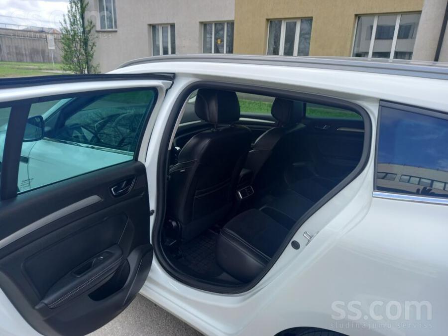 White Renault Megane 2017 in Riga, with an engine capacity of 1.60 L and mileage of 0 thousand km for 8600 €, photo 12 on AUTOMOTO.COM.LV