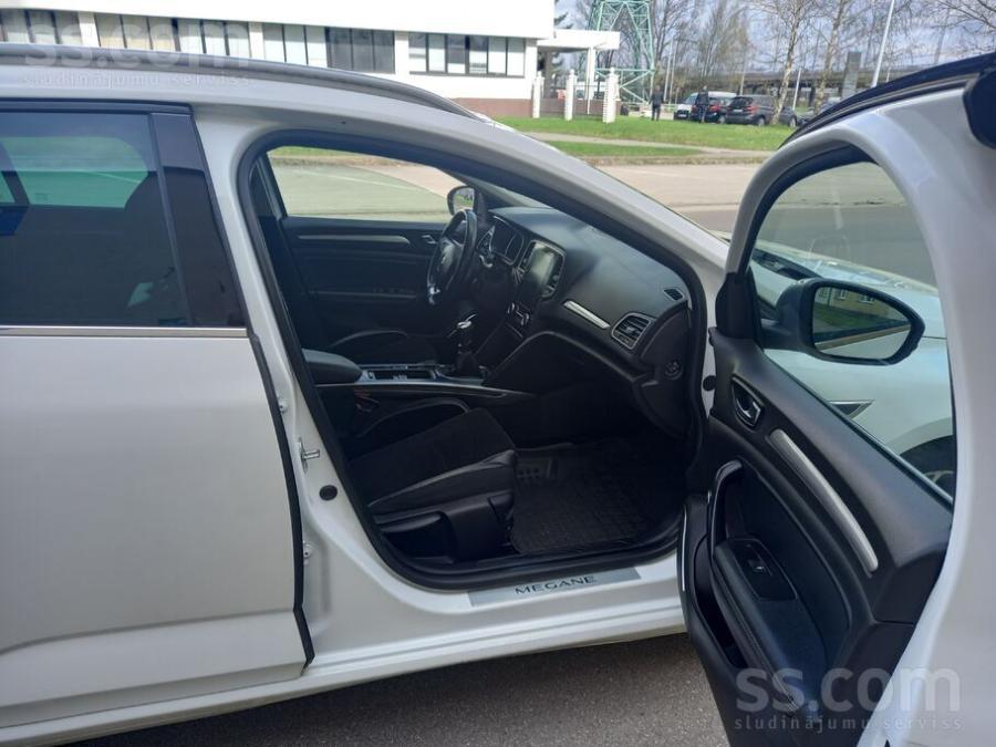 White Renault Megane 2017 in Riga, with an engine capacity of 1.60 L and mileage of 0 thousand km for 8600 €, photo 13 on AUTOMOTO.COM.LV