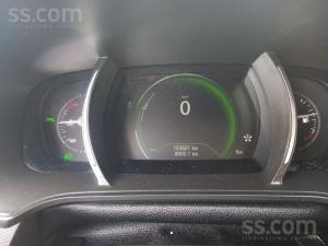White Renault Megane 2017 in Riga, with an engine capacity of 1.60 L and mileage of 0 thousand km for 8600 €, photo 16 on AUTOMOTO.COM.LV