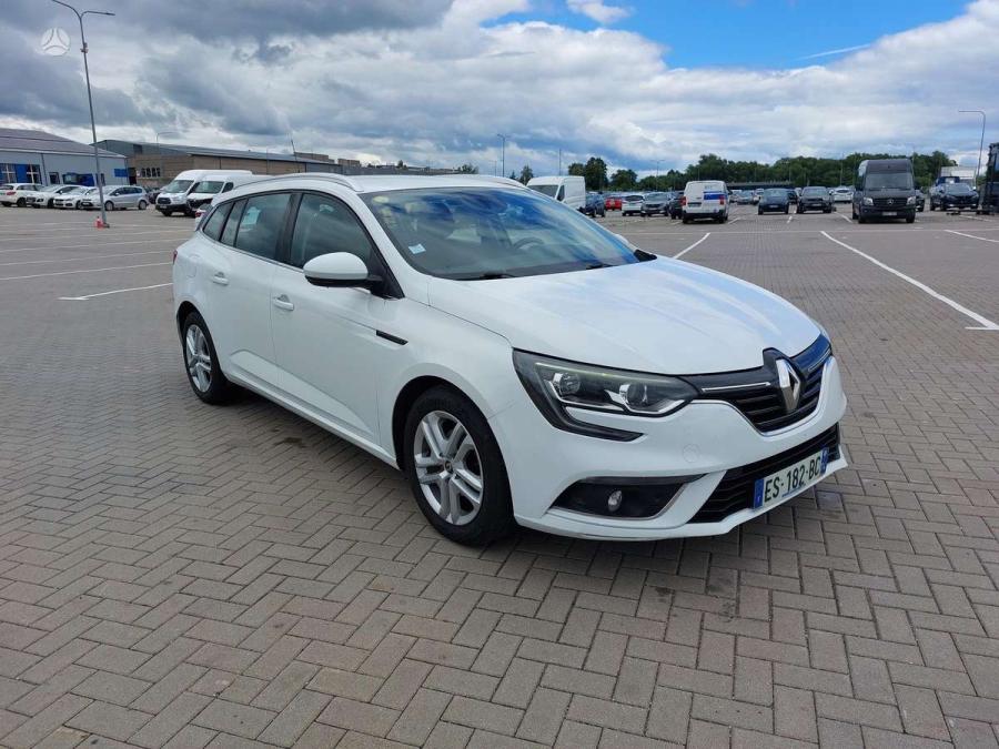 White Renault Megane 2017 in Taurage, with an engine capacity of 1.50 L and mileage of 266 thousand km for 5900 €, photo 6 on AUTOMOTO.COM.LV