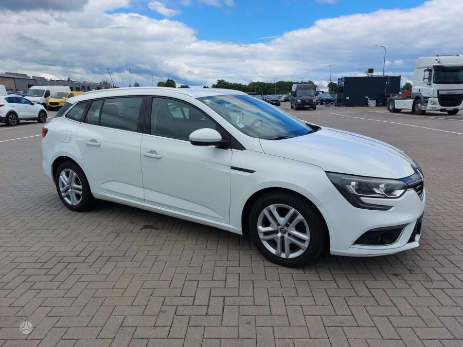 White Renault Megane 2017 in Taurage, with an engine capacity of 1.50 L and mileage of 266 thousand km for 5900 €, photo 7 on AUTOMOTO.COM.LV