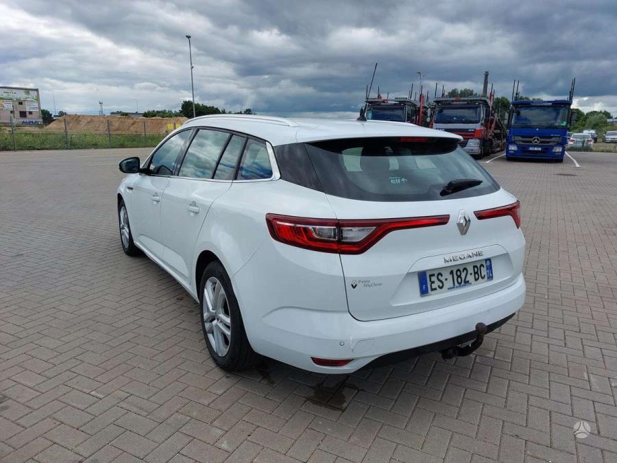 White Renault Megane 2017 in Taurage, with an engine capacity of 1.50 L and mileage of 266 thousand km for 5900 €, photo 10 on AUTOMOTO.COM.LV