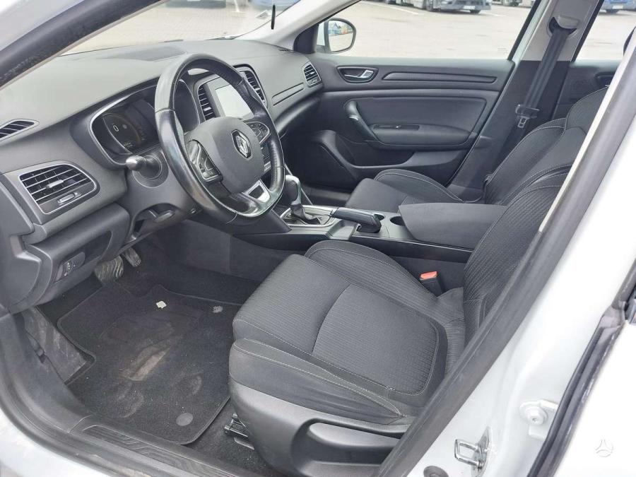 White Renault Megane 2017 in Taurage, with an engine capacity of 1.50 L and mileage of 266 thousand km for 5900 €, photo 15 on AUTOMOTO.COM.LV