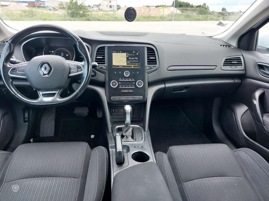 White Renault Megane 2017 in Taurage, with an engine capacity of 1.50 L and mileage of 266 thousand km for 5900 €, photo 16 on AUTOMOTO.COM.LV