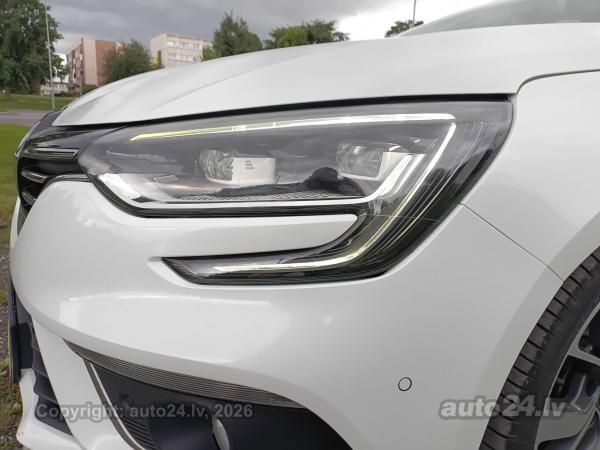 White Renault Megane 2017 in Tallinn, with an engine capacity of 1.50 L and mileage of 245 thousand km for 9200 €, photo 4 on AUTOMOTO.COM.LV