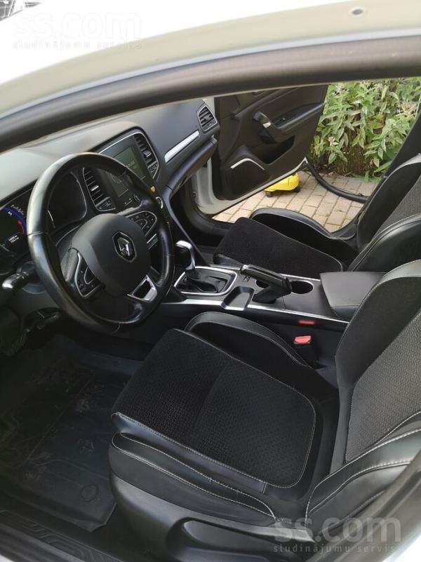 White Renault Megane 2017 in Liepaja, with an engine capacity of 1.20 L and mileage of 148 thousand km for 7200 €, photo 7 on AUTOMOTO.COM.LV