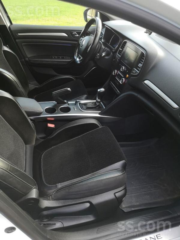 White Renault Megane 2017 in Liepaja, with an engine capacity of 1.20 L and mileage of 148 thousand km for 7200 €, photo 8 on AUTOMOTO.COM.LV