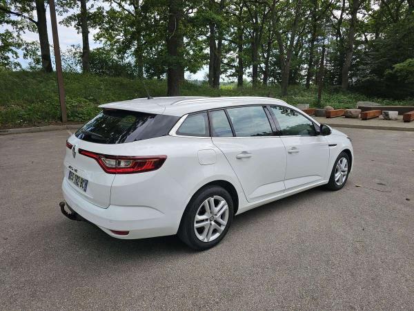 Balts Renault Megane 2017 Tauragė, ar dzinēja tilpumu 1.50 L un nobraukumu 271 tūkst. km par 5900 €, foto 10 vietnē AUTOMOTO.COM.LV