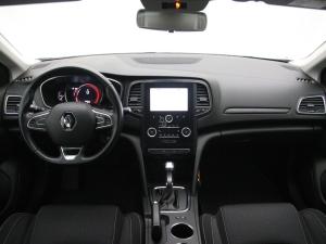 White Renault Megane 2018 in Vilnius, with an engine capacity of 1.50 L and mileage of 121 thousand km for 9499 €, photo 2 on AUTOMOTO.COM.LV