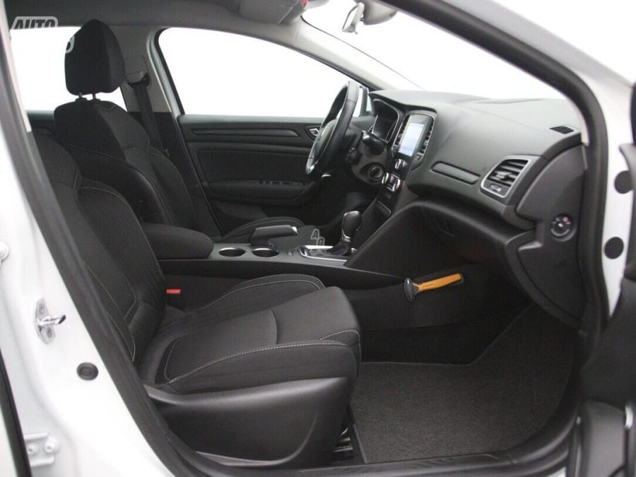 White Renault Megane 2018 in Vilnius, with an engine capacity of 1.50 L and mileage of 121 thousand km for 9499 €, photo 14 on AUTOMOTO.COM.LV