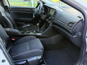 Balts Renault Megane 2018 Tauragė, ar dzinēja tilpumu 1.46 L un nobraukumu 250 tūkst. km par 5400 €, foto 10 vietnē AUTOMOTO.COM.LV