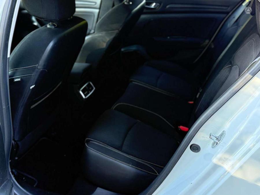 Balts Renault Megane 2018 Tauragė, ar dzinēja tilpumu 1.46 L un nobraukumu 250 tūkst. km par 5400 €, foto 11 vietnē AUTOMOTO.COM.LV