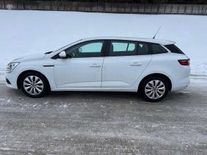 White Renault Megane 2019 in Vilnius, with an engine capacity of 1.46 L and mileage of 189 thousand km for 6776 €, photo 4 on AUTOMOTO.COM.LV