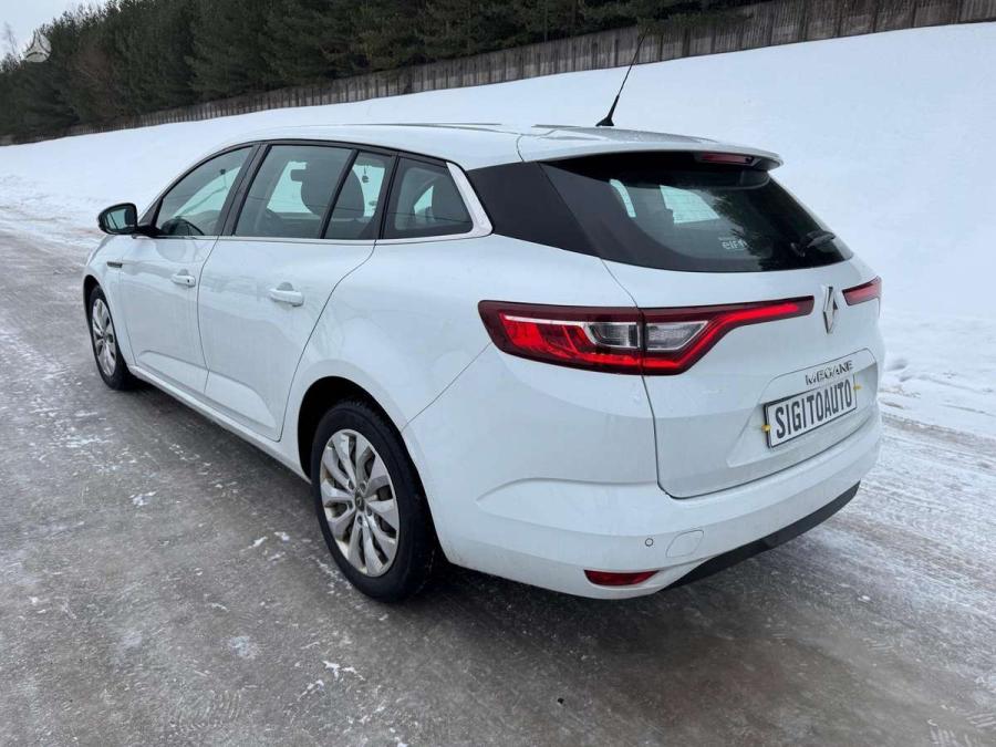 White Renault Megane 2019 in Vilnius, with an engine capacity of 1.46 L and mileage of 189 thousand km for 6776 €, photo 5 on AUTOMOTO.COM.LV
