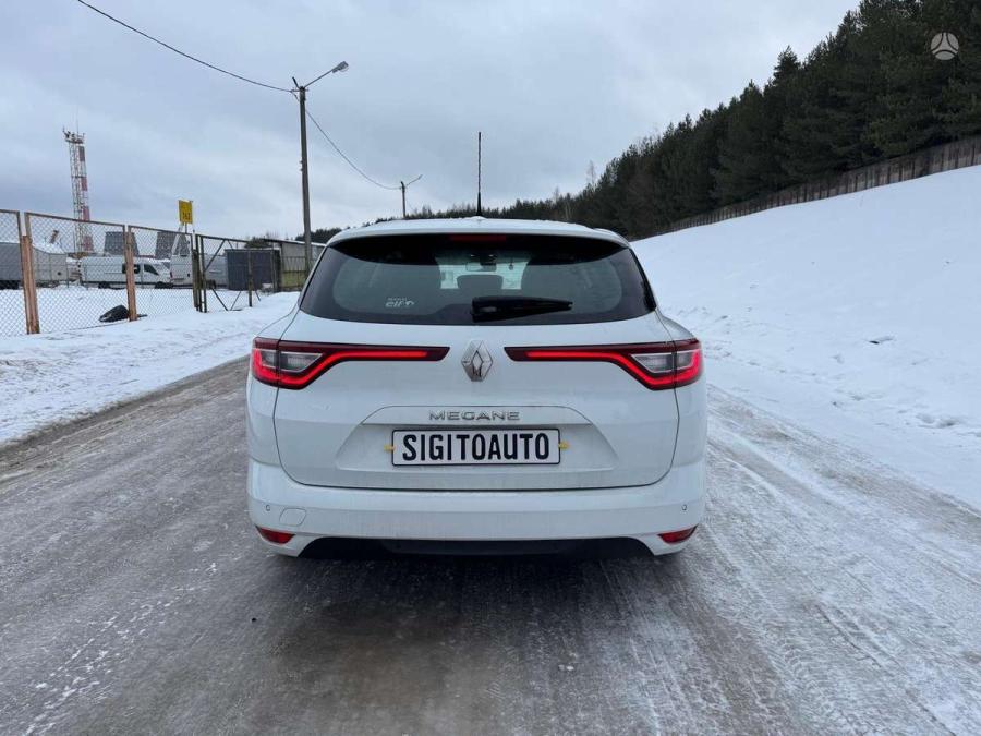 White Renault Megane 2019 in Vilnius, with an engine capacity of 1.46 L and mileage of 189 thousand km for 6776 €, photo 7 on AUTOMOTO.COM.LV