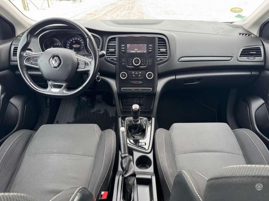 White Renault Megane 2019 in Vilnius, with an engine capacity of 1.46 L and mileage of 189 thousand km for 6776 €, photo 10 on AUTOMOTO.COM.LV