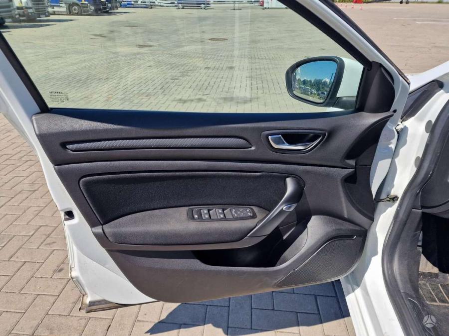 Balts Renault Megane 2019 Tauragė, ar dzinēja tilpumu 1.46 L un nobraukumu 248 tūkst. km par 4900 €, foto 10 vietnē AUTOMOTO.COM.LV
