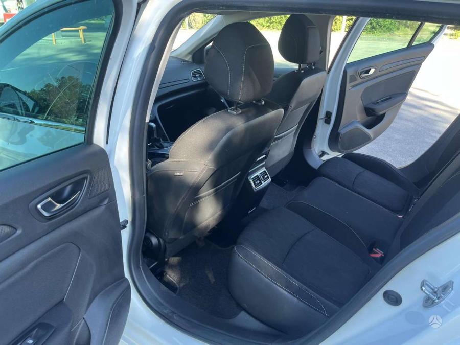 Balts Renault Megane 2019 Tauragė, ar dzinēja tilpumu 1.30 L un nobraukumu 247 tūkst. km par 5600 €, foto 8 vietnē AUTOMOTO.COM.LV