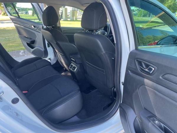 White Renault Megane 2019 in Taurage, with an engine capacity of 1.30 L and mileage of 247 thousand km for 5600 €, photo 8 on AUTOMOTO.COM.LV