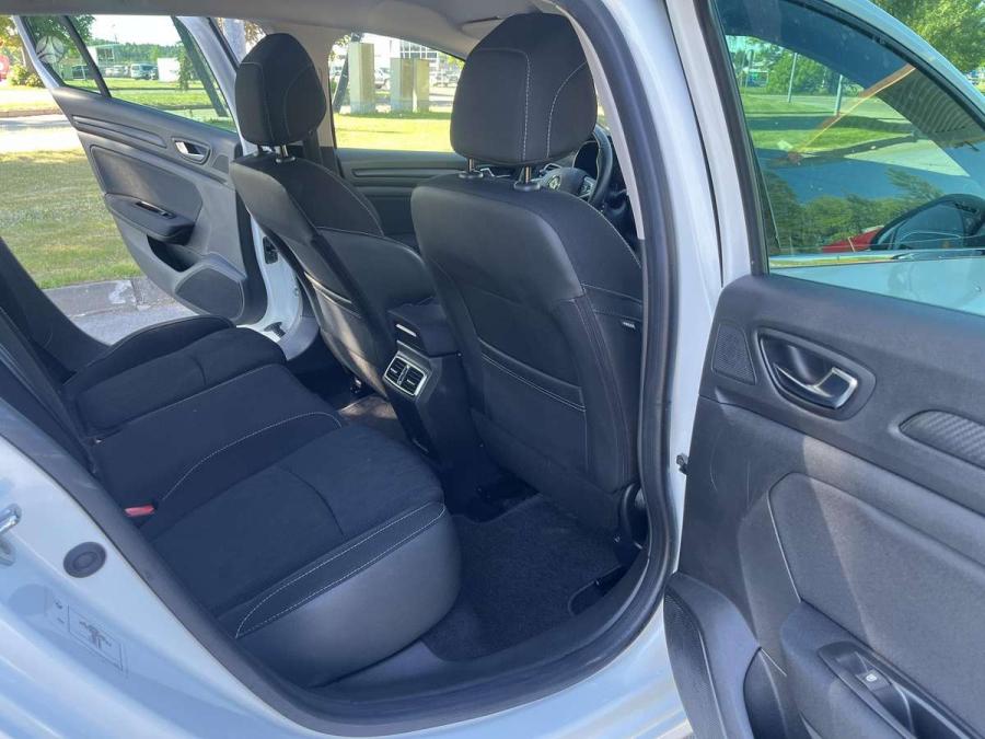 Balts Renault Megane 2019 Tauragė, ar dzinēja tilpumu 1.30 L un nobraukumu 247 tūkst. km par 5600 €, foto 9 vietnē AUTOMOTO.COM.LV
