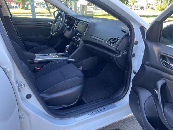 White Renault Megane 2019 in Taurage, with an engine capacity of 1.30 L and mileage of 247 thousand km for 5600 €, photo 9 on AUTOMOTO.COM.LV