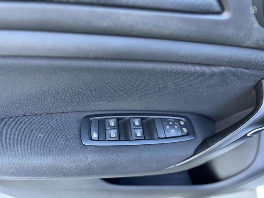 Balts Renault Megane 2019 Tauragė, ar dzinēja tilpumu 1.30 L un nobraukumu 191 tūkst. km par 5600 €, foto 20 vietnē AUTOMOTO.COM.LV