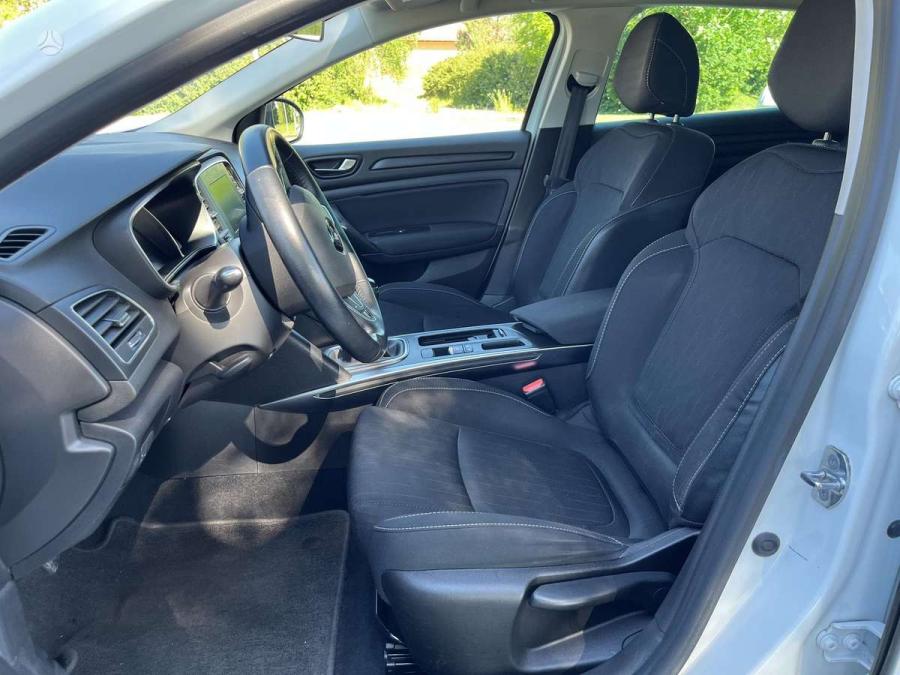 Balts Renault Megane 2019 Tauragė, ar dzinēja tilpumu 1.30 L un nobraukumu 191 tūkst. km par 5600 €, foto 27 vietnē AUTOMOTO.COM.LV