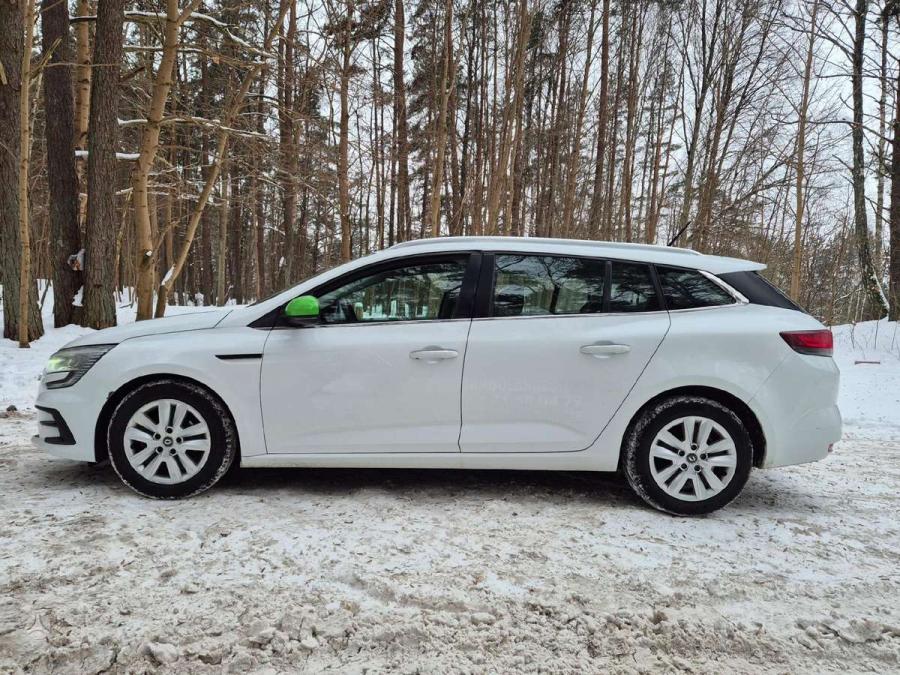 White Renault Megane 2020 in Silute, with an engine capacity of 1.50 L and mileage of 320 thousand km for 6999 €, photo 3 on AUTOMOTO.COM.LV