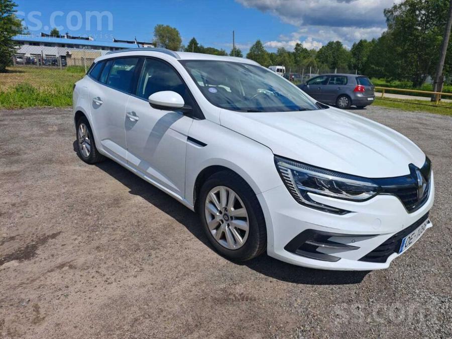 White Renault Megane 2020 in Riga, with an engine capacity of 1.60 L and mileage of 234 thousand km for 11100 €, photo 5 on AUTOMOTO.COM.LV