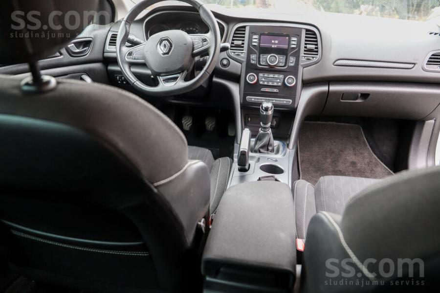 Balts Renault Megane 2020 Rīga, ar dzinēja tilpumu 1.30 L un nobraukumu 122 tūkst. km par 10000 €, foto 7 vietnē AUTOMOTO.COM.LV